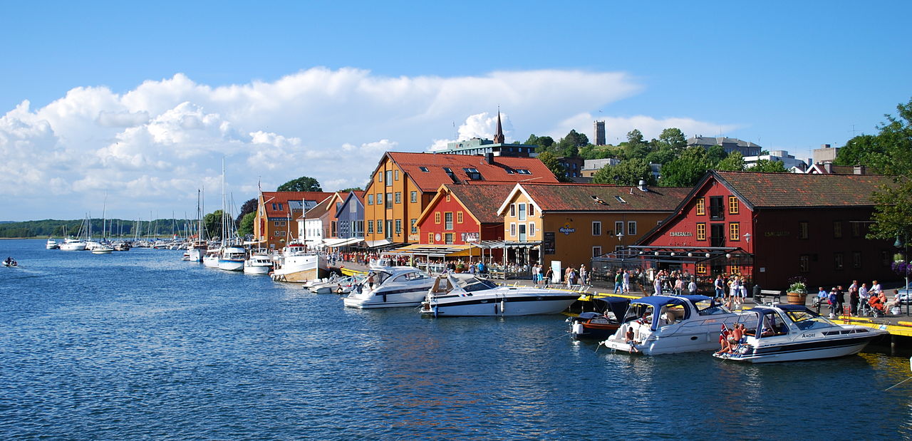 Biluthyrning Tønsberg - billig hyrbil i Tønsberg - Rent-A-Wreck